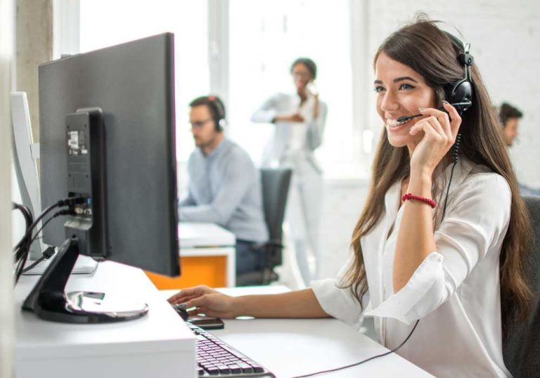 Contoh CV Customer Service dan Template yang Bisa Diunduh