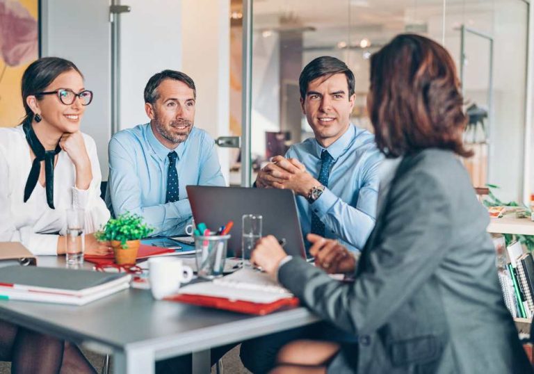 Lower Management: Tugas, Skill Penting, Contoh, dan Tipsnya