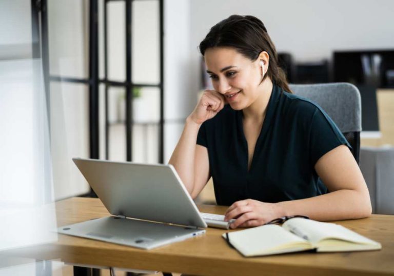 Contoh SMS Panggilan Interview, Template, dan Manfaatnya