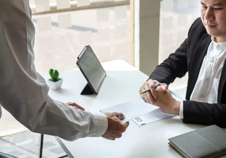 Handover Pekerjaan Adalah: Manfaat, Tahapan & Contoh Dokumen