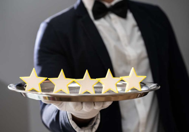 Hospitality Adalah: Jenis Pekerjaan dan Tips Berkarier di Bidang Ini