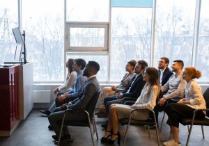 OJT Adalah? Ini Manfaat, Jenis, Metode, dan Tips Efektifnya - Gajihub Blog