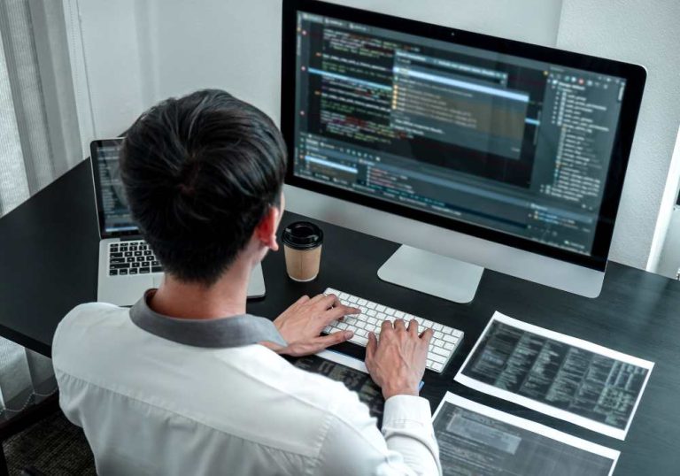 12 Contoh KPI Programmer, Manfaat, dan Cara Menghitungnya - Gajihub Blog