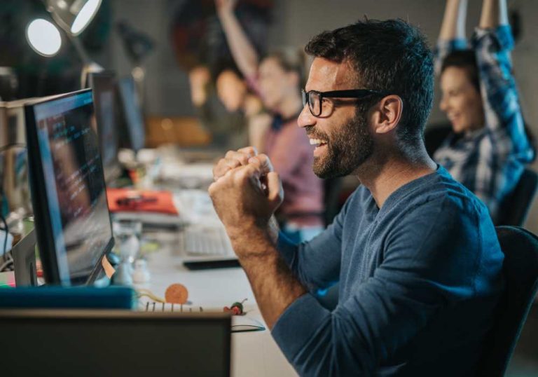 12 Contoh KPI Programmer, Manfaat, dan Cara Menghitungnya - Gajihub Blog