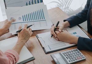 15 Contoh OKR Tim Keuangan, Manfaat, dan Cara Menetapkannya