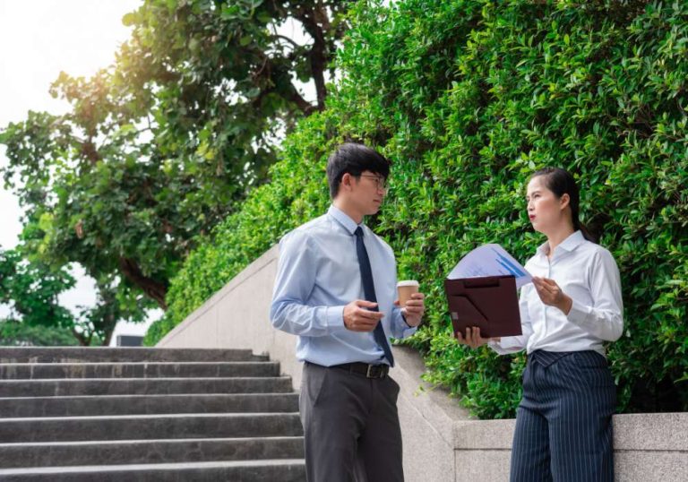 Pengertian Profesi, Ciri-Ciri, dan Bedanya dengan Pekerjaan - Gajihub Blog