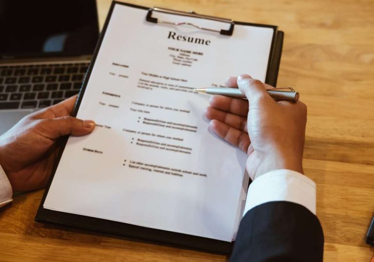 Contoh dan Tips Mencantumkan Referensi di Dalam CV - Gajihub Blog