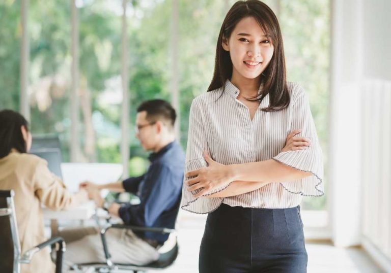 White Collar: Arti, Skill Penting, Kelebihan, dan Contoh Pekerjaan - Gajihub Blog