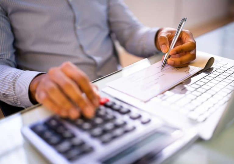 Payroll Benchmarking: Faktor, Cara, dan Tips Suksesnya - Gajihub Blog